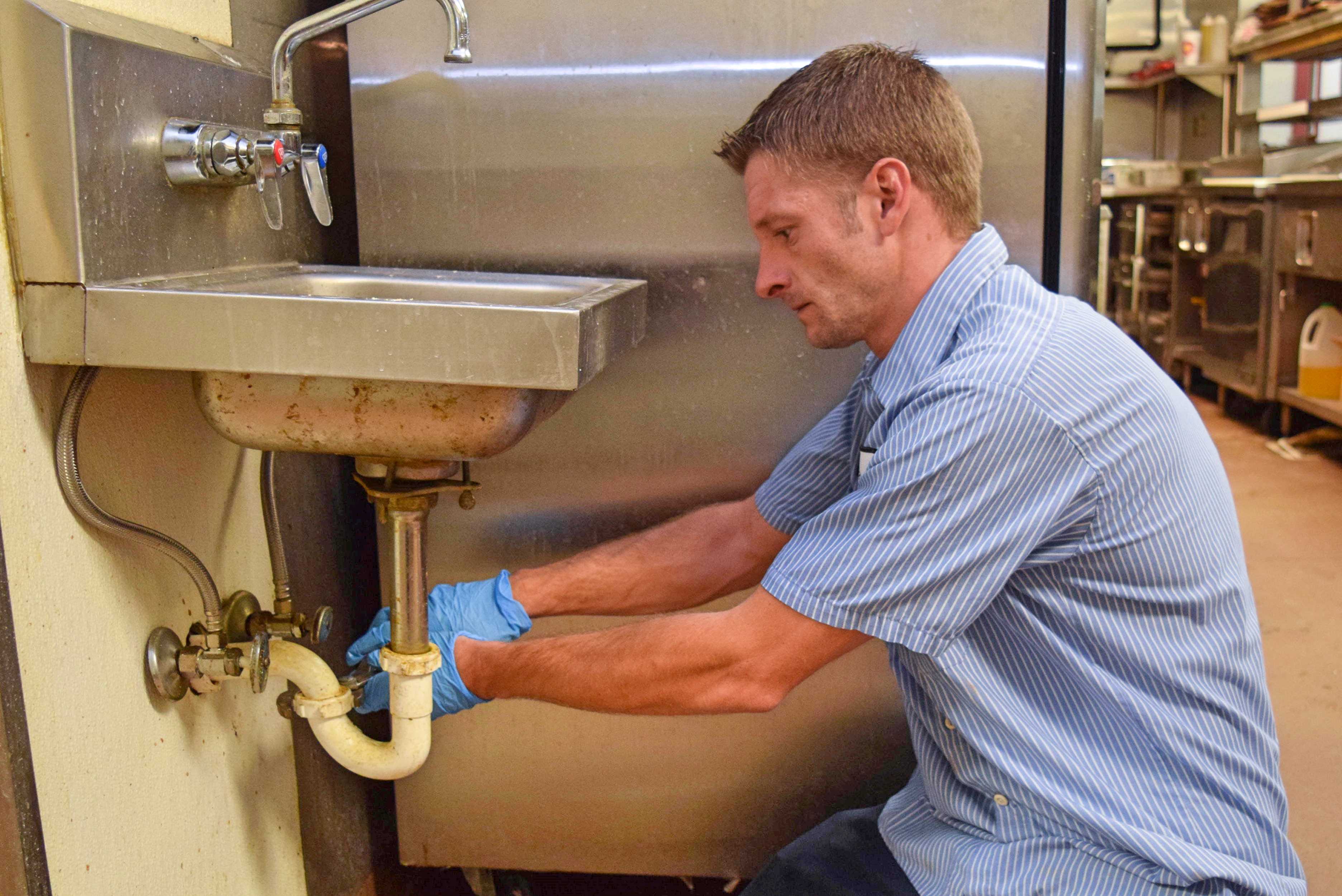 Hire The Best Plumber For Your Commercial Stainless Steel Sinks